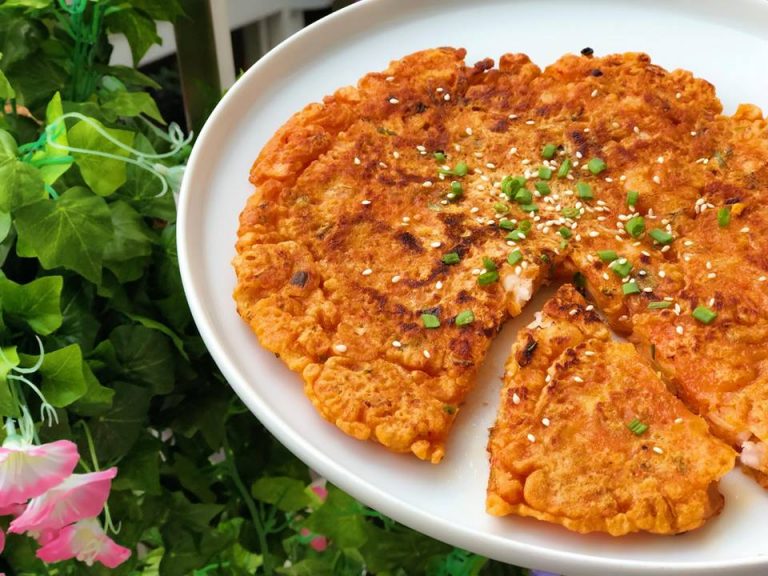 The easiest crispy Korean kimchi pancake recipe ever ⋆ Budgetpantry ...